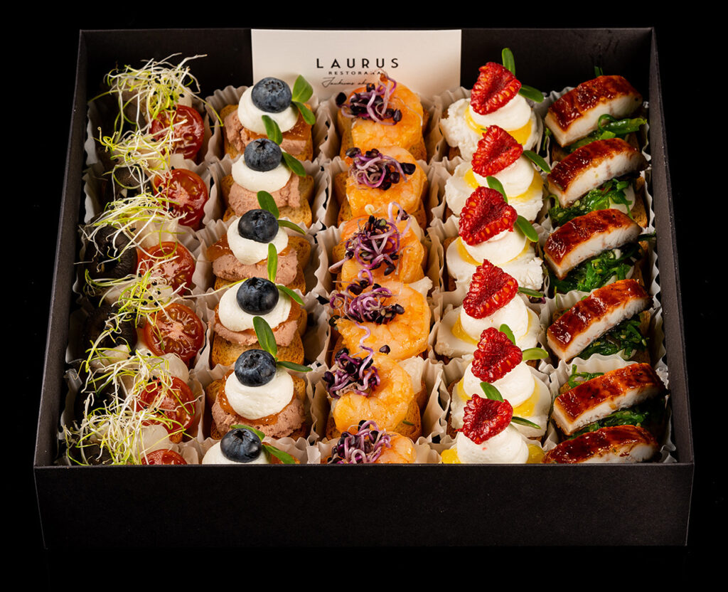 Vieno kąsnio sumuštinukai | Šalti užkandžiai šventei | E-laurus.lt